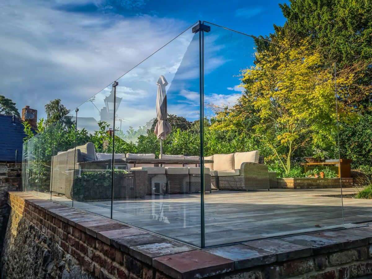 Glass balustrades: the ideal product for modern interiors - F.H.Brundle